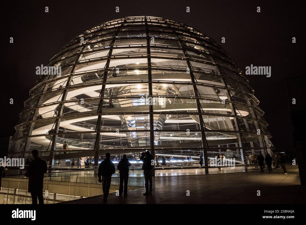 BERLIN BUNDESTAG DOME AT NIGHT - GERMAN PARLIAMENT - GLASS ARCHITECTURE ...