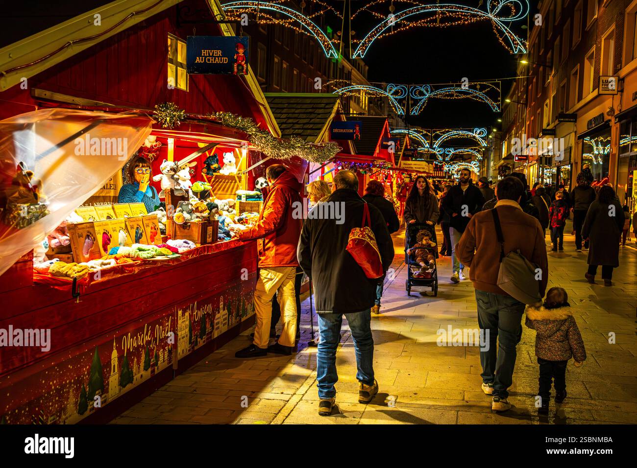 France, Somme, Amiens, Christmas market in Amiens Stock Photo - Alamy