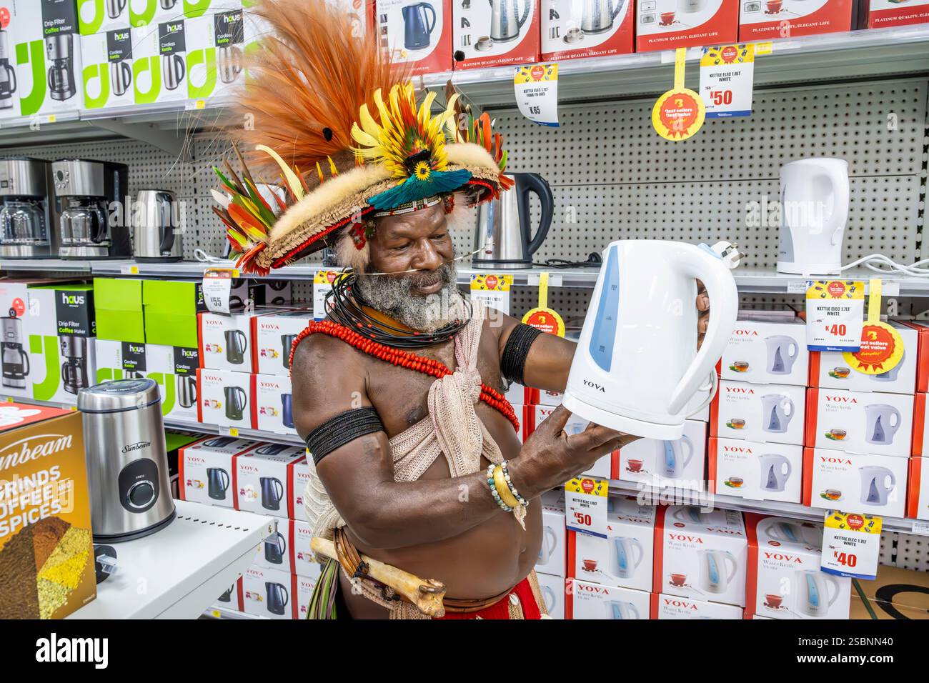 Papua New Guinea, Capital Province, Port Moresby, the traditional chief Mundiya Kepanga in a ...
