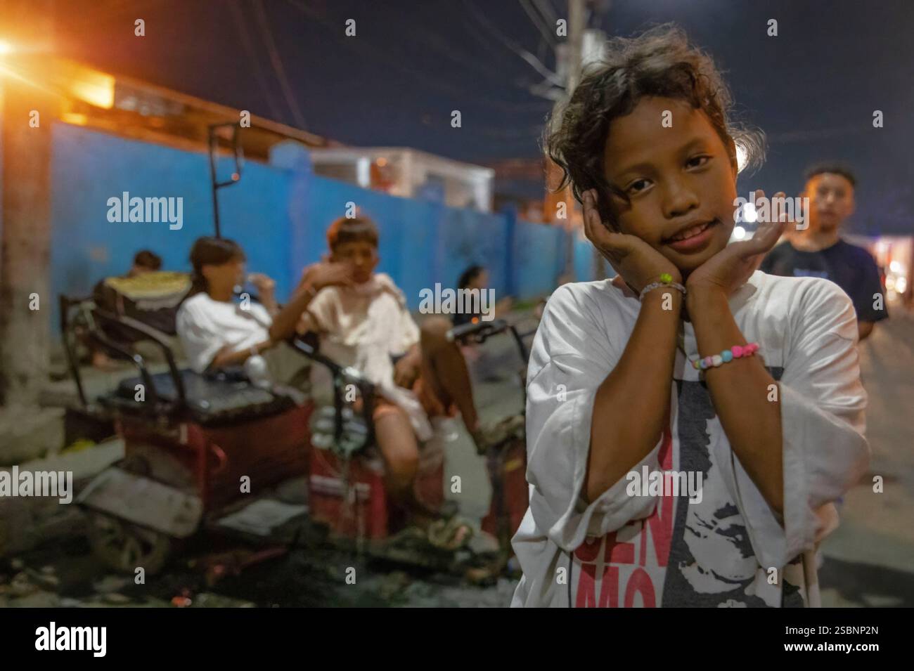Philippines, Manila, chirldren addicted to solvents living on a ...