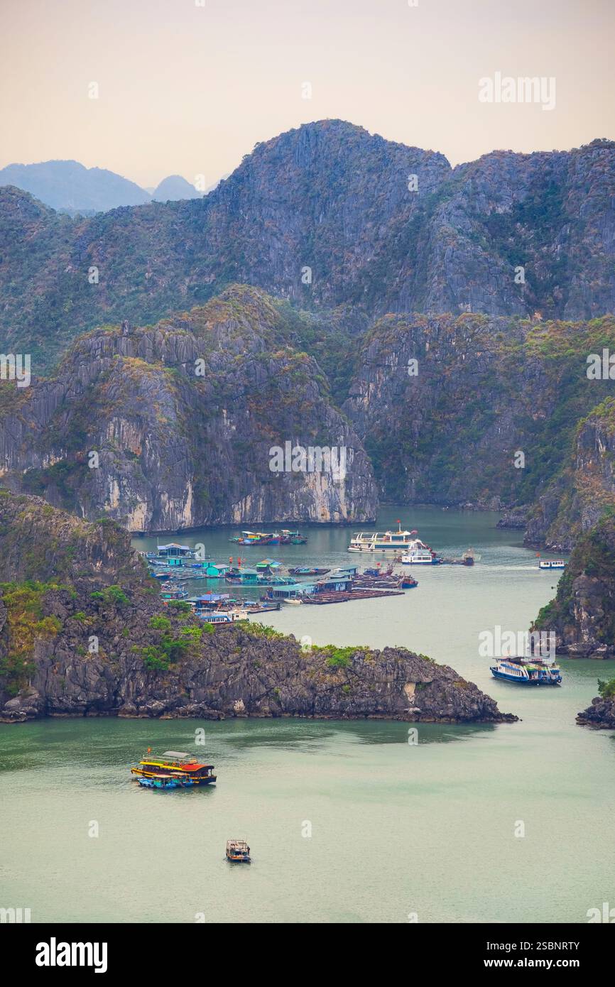 Vietnam, Haiphong Province, Cat Ba island, Cai Beo floating village in ...