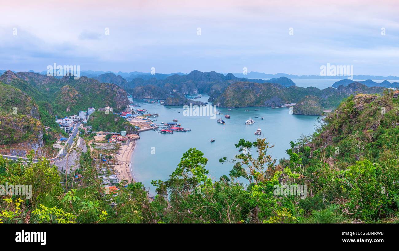 Vietnam, Haiphong Province, Cat Ba island, Ben Beo port and the karst ...