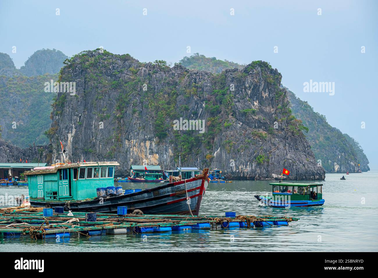 Vietnam, Haiphong Province, Cat Ba island, Cai Beo floating village in ...