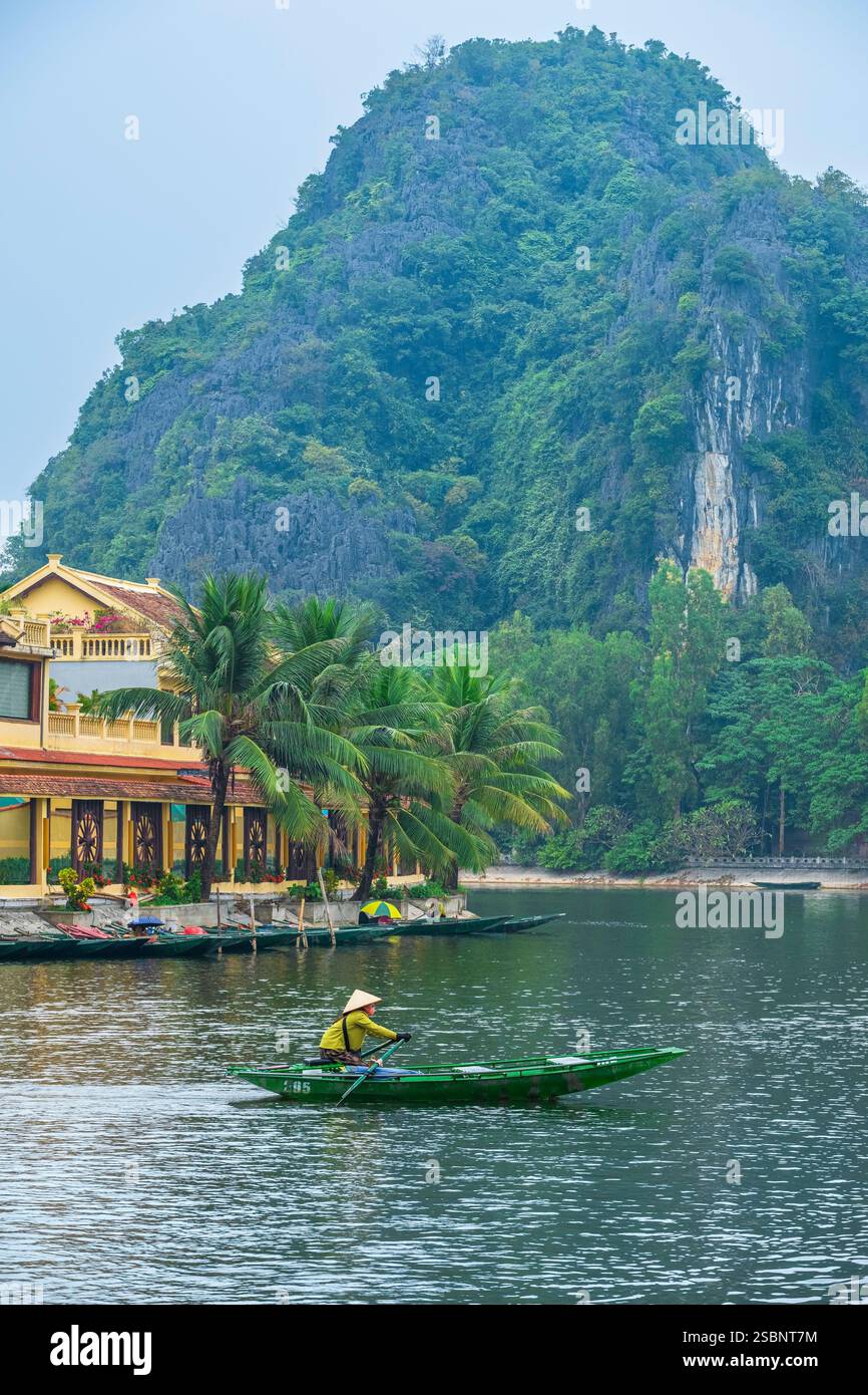 Vietnam, Ninh Binh Province, Ninh Hai, Halong Bay on land, Tam Coc, the Ngo Dong River Stock ...