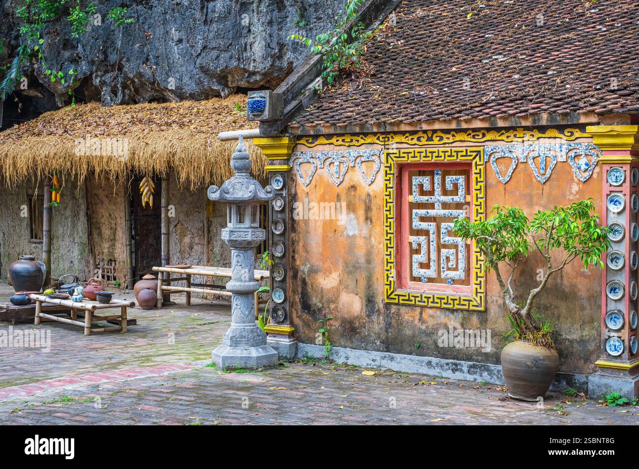 Vietnam, Ninh Binh Province, Ninh Hai, Halong Bay on land, Co Vien Lau ...