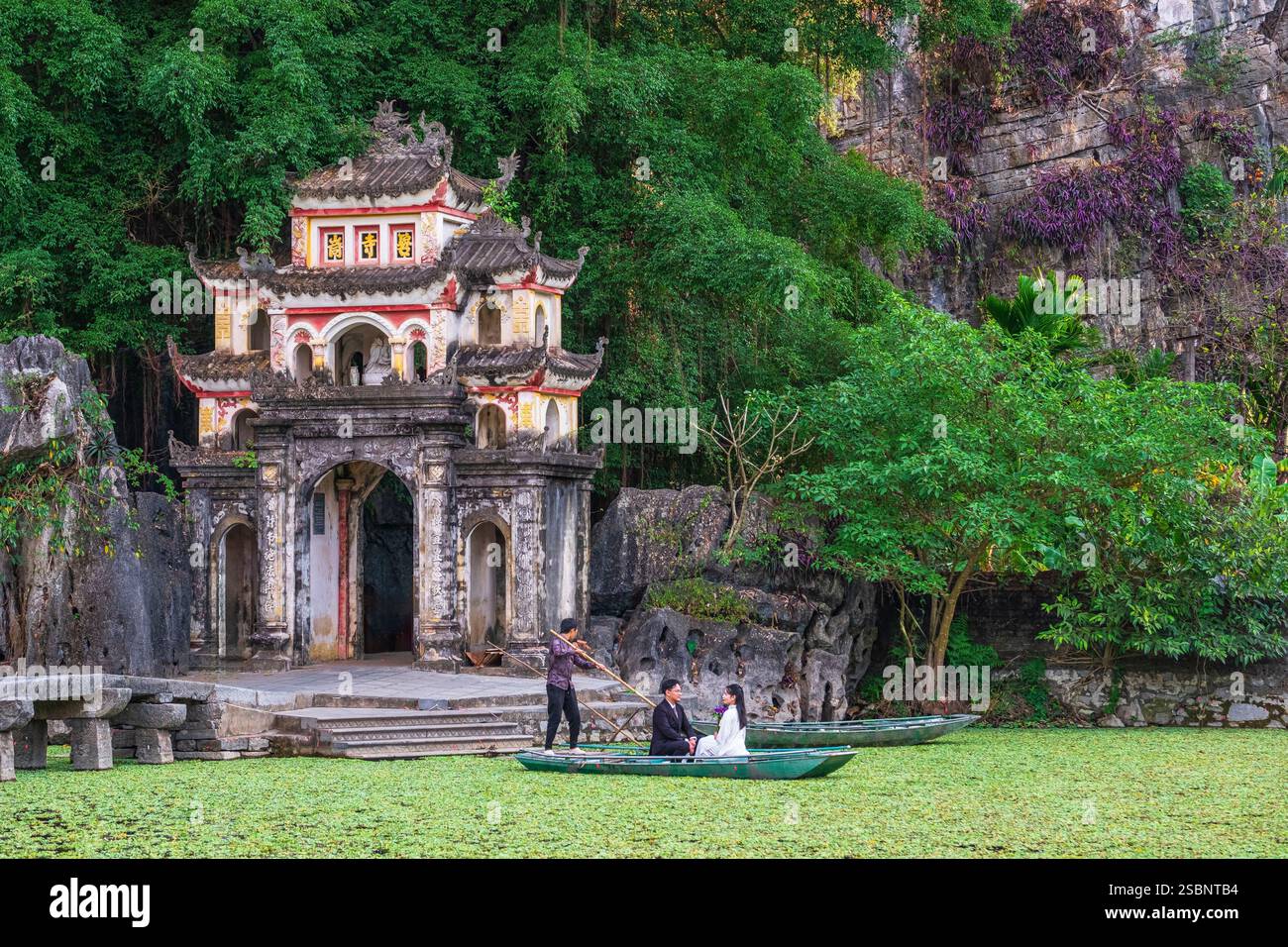 Vietnam, Ninh Binh Province, Ninh Hai, Halong Bay on land, entrance gate to the 15th century ...