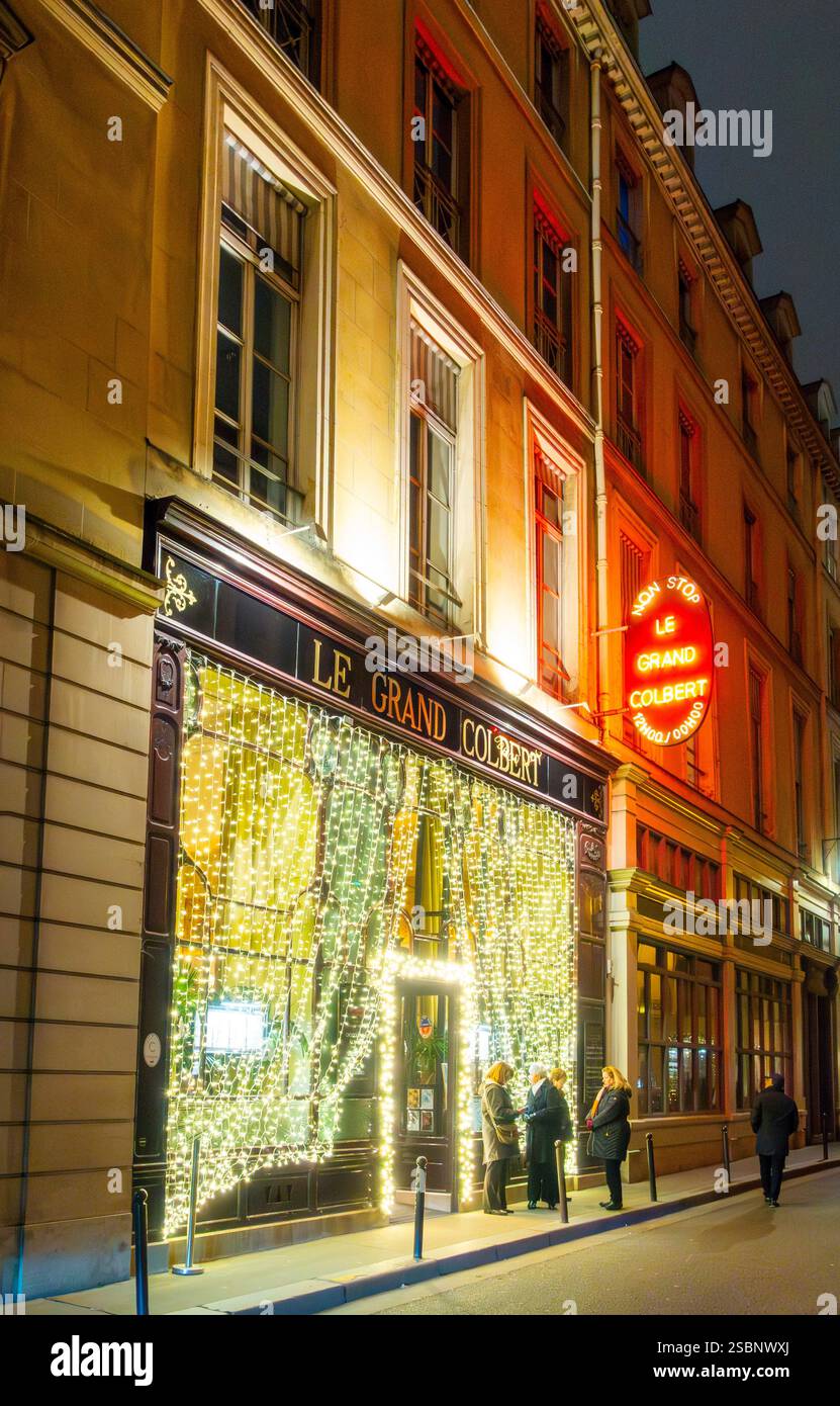 France, Paris, the Grand Colbert restaurant at Christmas Stock Photo ...