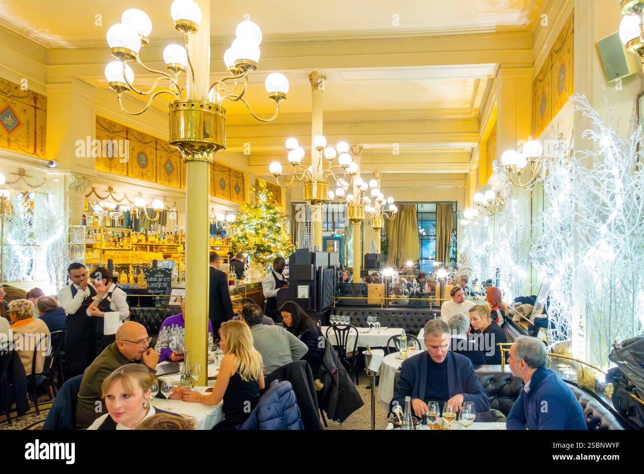 France, Paris, the Grand Colbert restaurant at Christmas Stock Photo ...