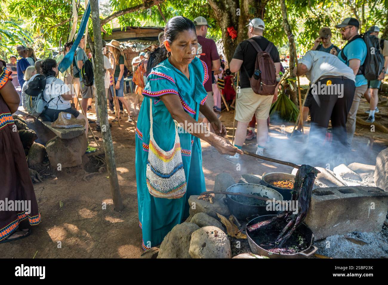 Cooking in Guaymi Mountain Village (Ngäbe-Buglé (Guaymi)), Panama Stock ...