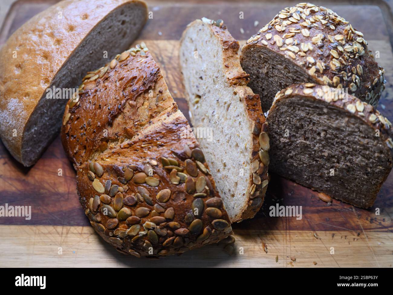 ILLUSTRATION - 31 January 2025, Saxony, Dresden: Illustrations - Pumpkin seed bread, wholemeal ...