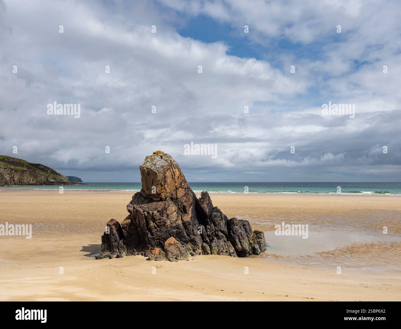 Sea Stack on Garry beach (Traigh Ghearadha), Tolsta, Isle of Lewis ...