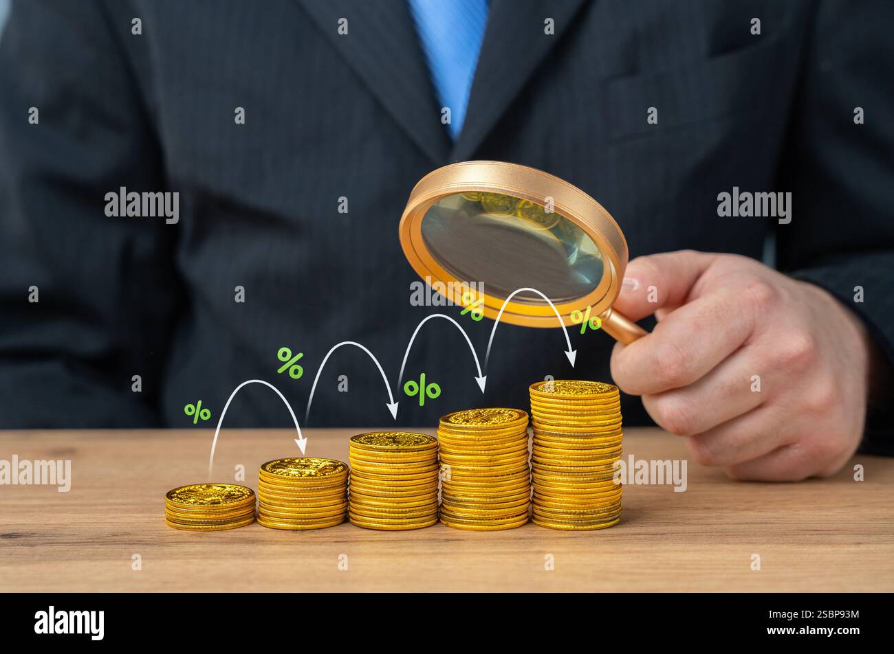 Maximize returns hi-res stock photography and images - Alamy