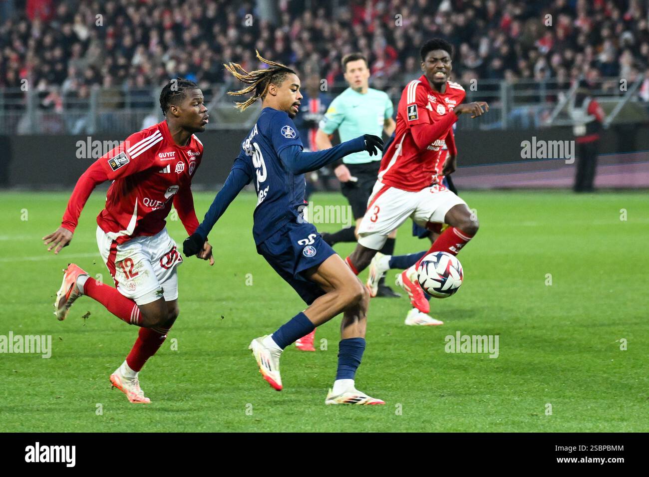 12 Luck ZOGBE (sb29) - 29 Bradley BARCOLA (psg) during the Ligue 1 ...