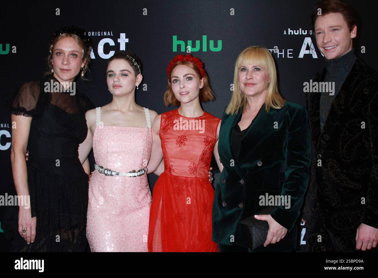 (L-R) Chloe Sevigny, Joey King and Anna Sophia Robb, Patricia Arquette ...