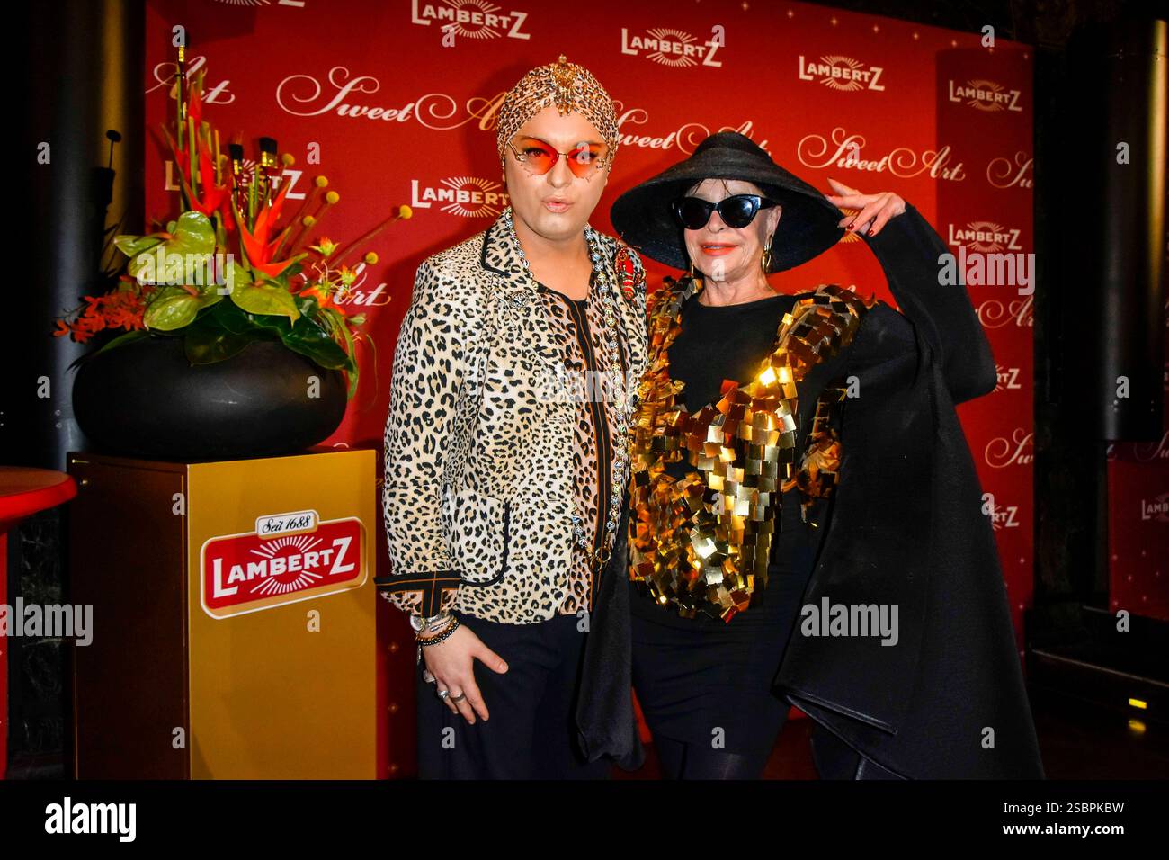 Julian F. M. Stoeckel, Barbara Engel zu Gast auf dem roten Teppich bei ...