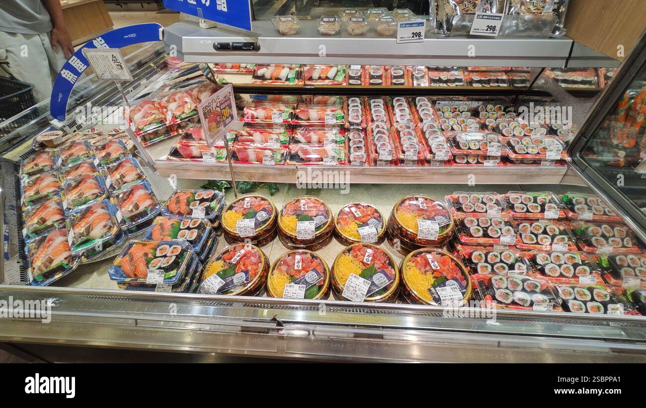 Convenience food in the supermarket Stock Photo - Alamy