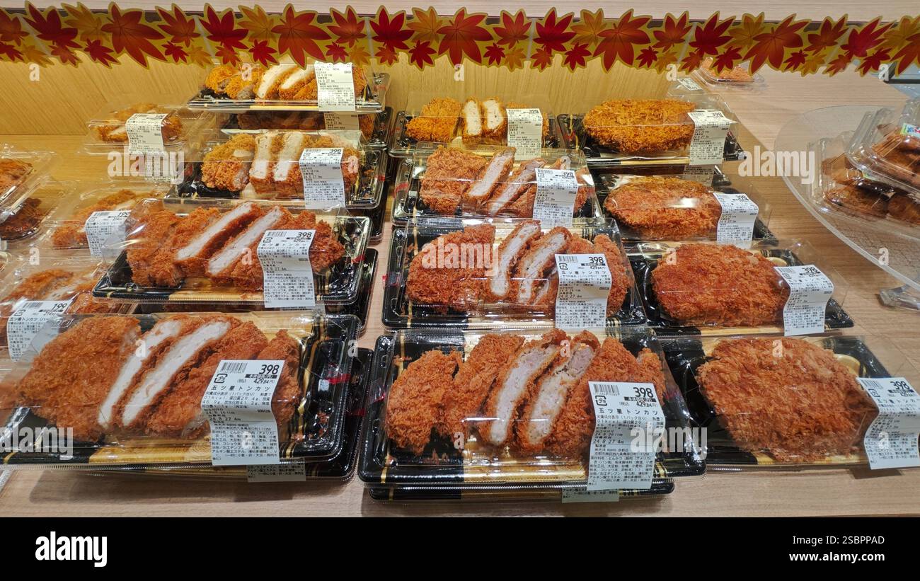 Convenience food in the supermarket Stock Photo - Alamy