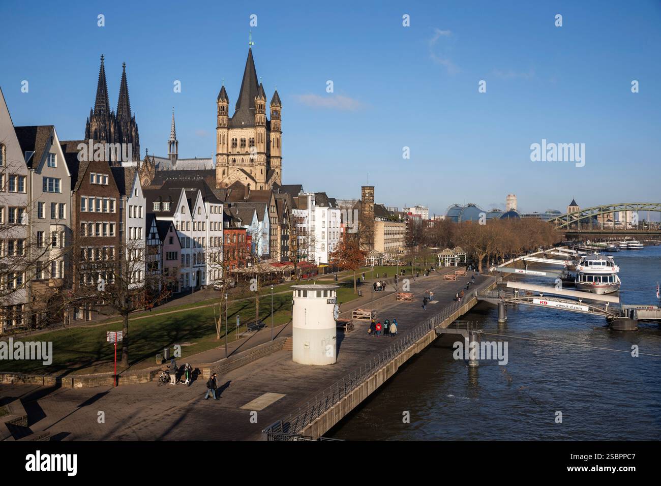 houses in the old part of the town at the Frankenwerft, the cathedral ...