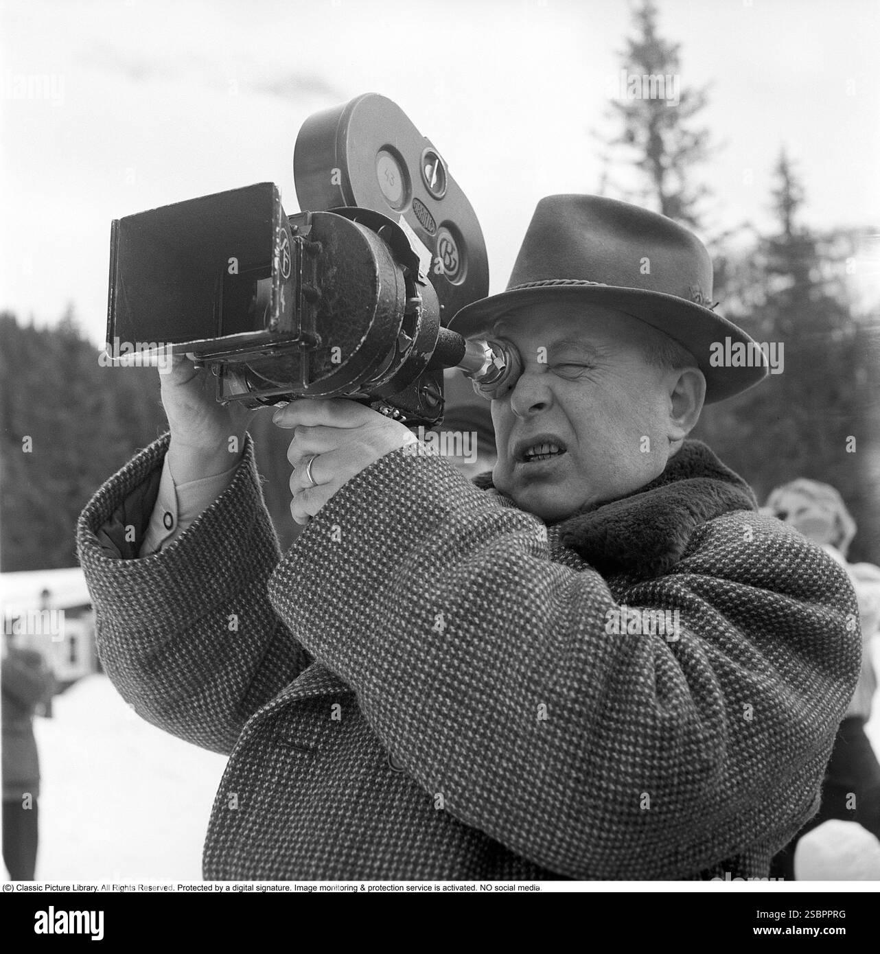 1950s news photographer hi-res stock photography and images - Alamy