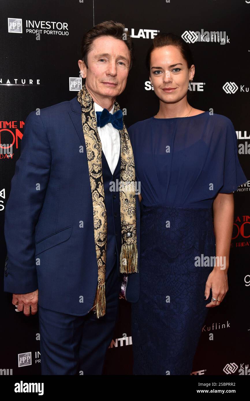 Dominic keating hi-res stock photography and images - Alamy