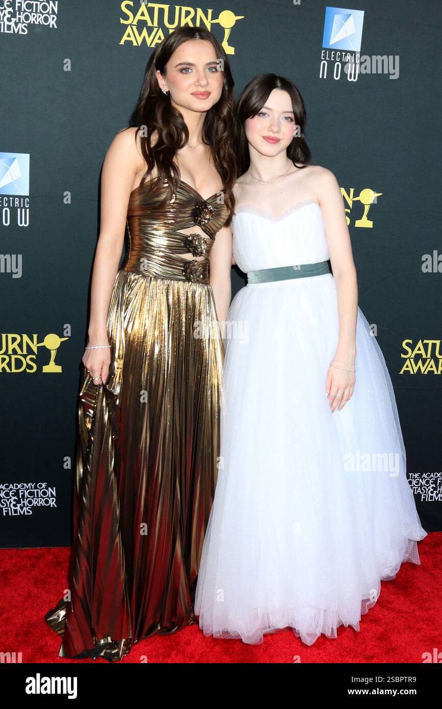 LOS ANGELES - FEB 2: Madeleine McGraw, Violet McGraw at the 2025 Saturn ...