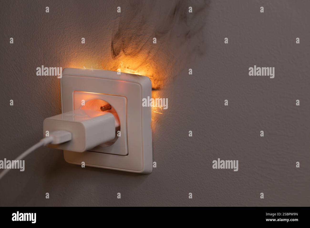 Electrical burn damage hi-res stock photography and images - Alamy