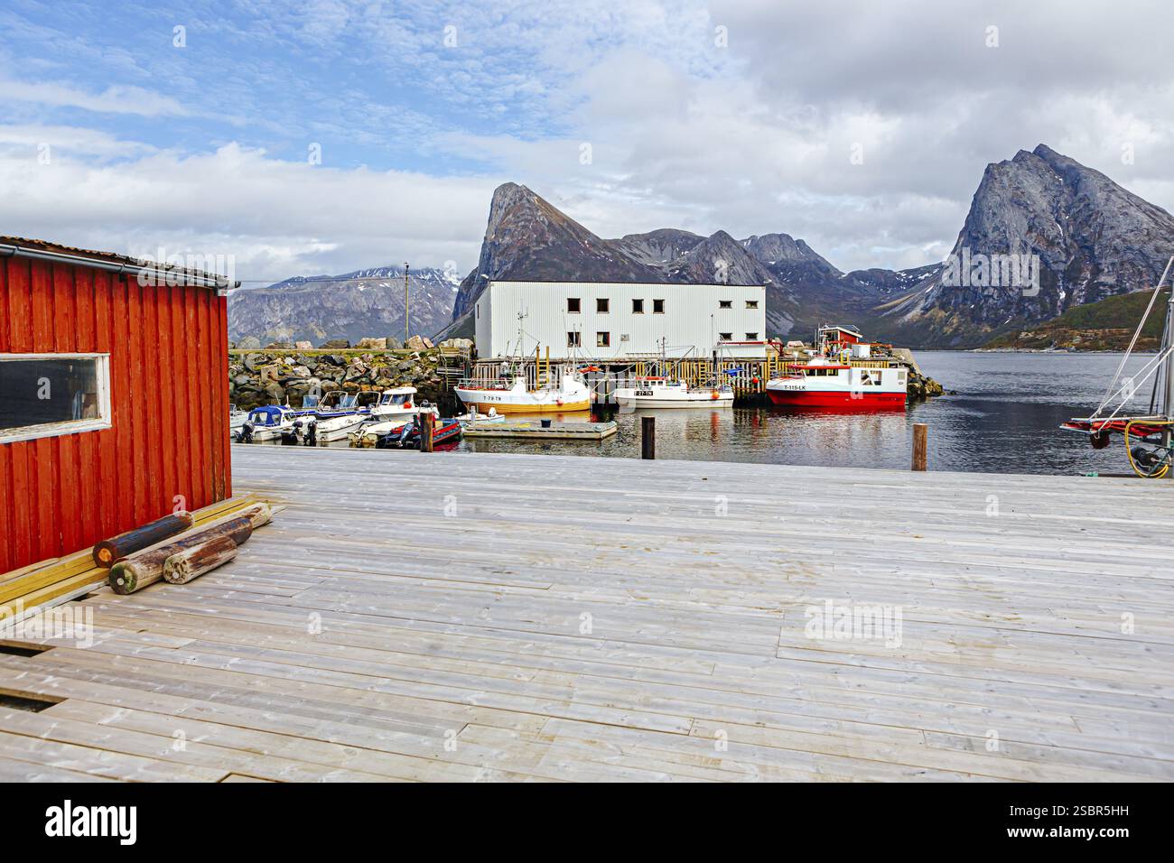 Rodsand harbour on the island of Senja in Norway Stock Photo - Alamy