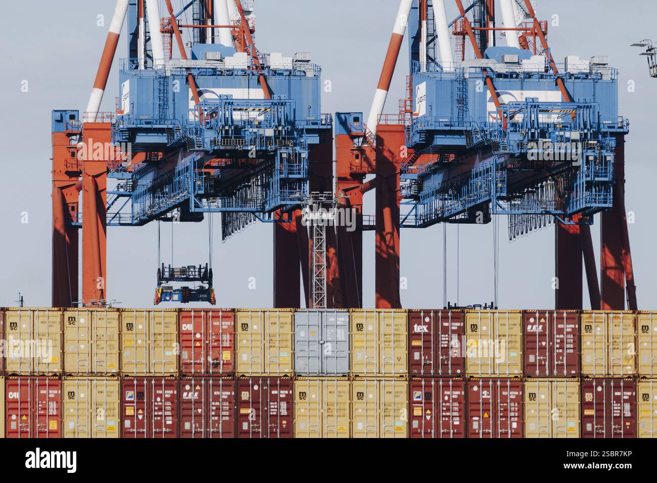 Aufnahme des Container Terminals in Bremerhaven, 08.05.2023 ...