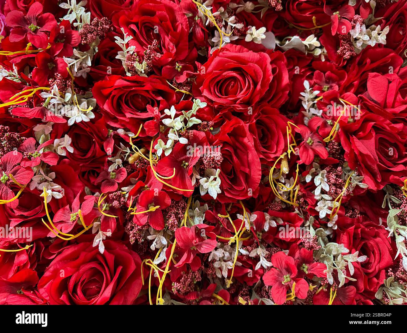 Beautiful rose flowers arrangement in deep red color. Red roses flower ...