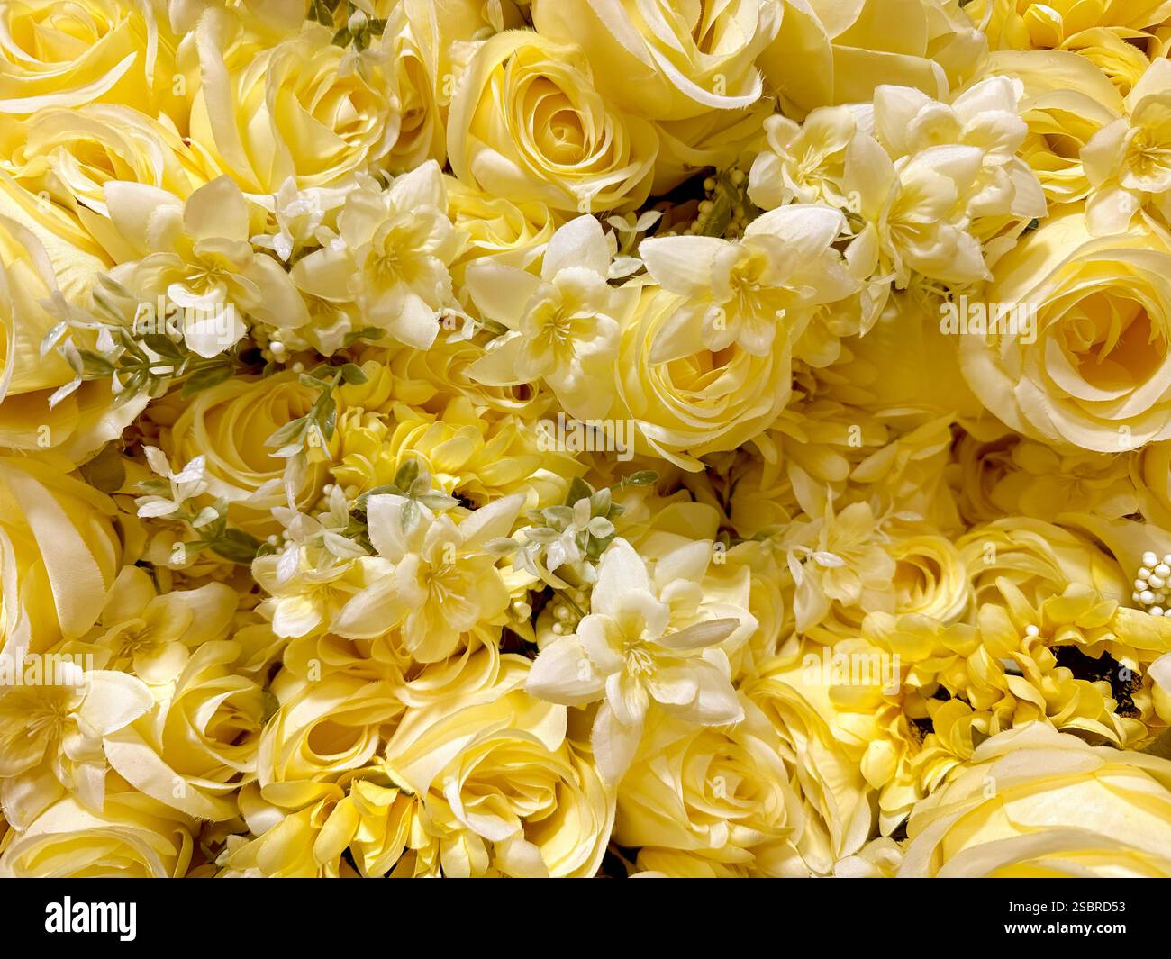 Beautiful rose flowers arrangement in white and yellow color. Yellow ...