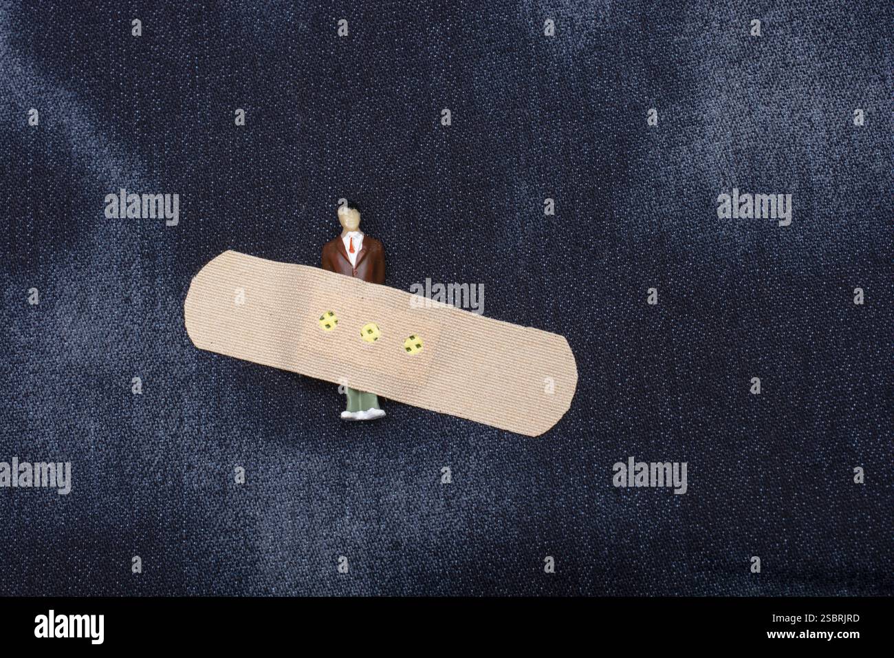 Dressing plasters, wound cross plastering band Stock Photo - Alamy