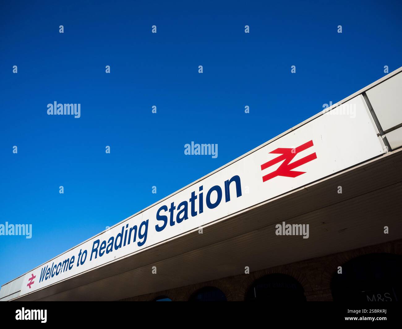 Welcome to Reading Station, Reading Railway Station, Reading, Berkshire ...