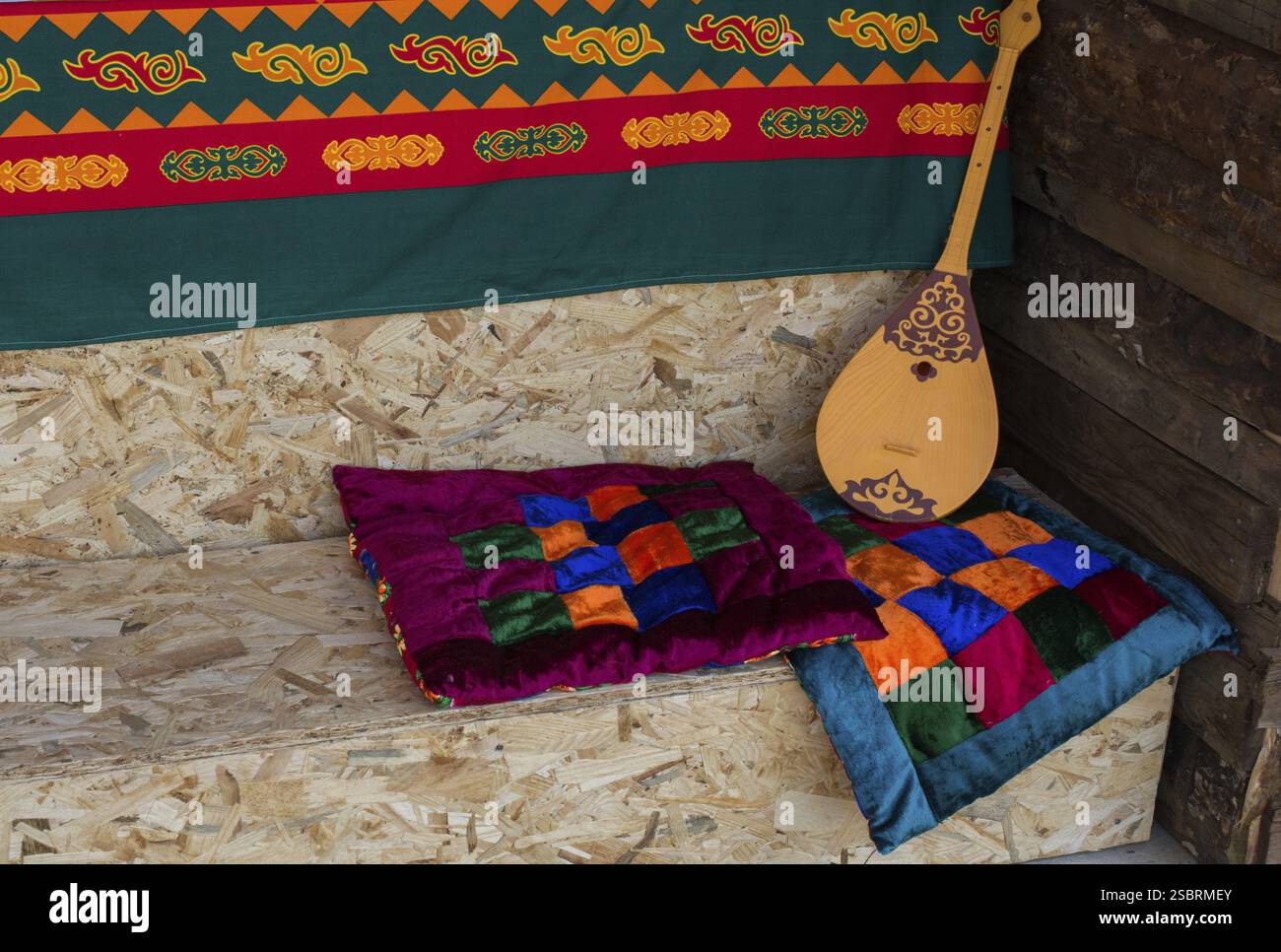 The classic turkish string instrument Saz, baglama Stock Photo - Alamy