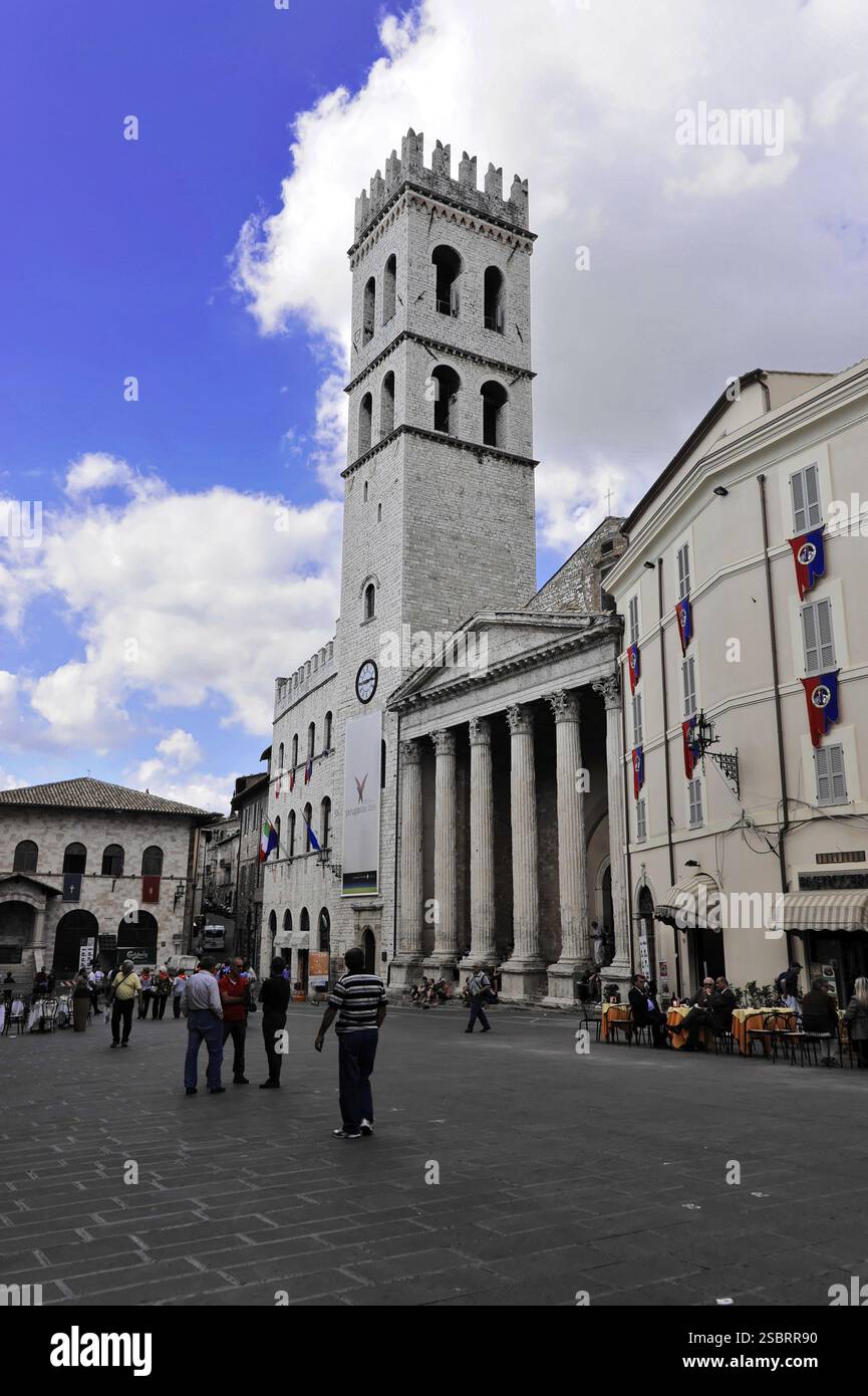 Church tower of Santa Maria sopra Minerva, city centre, old town ...