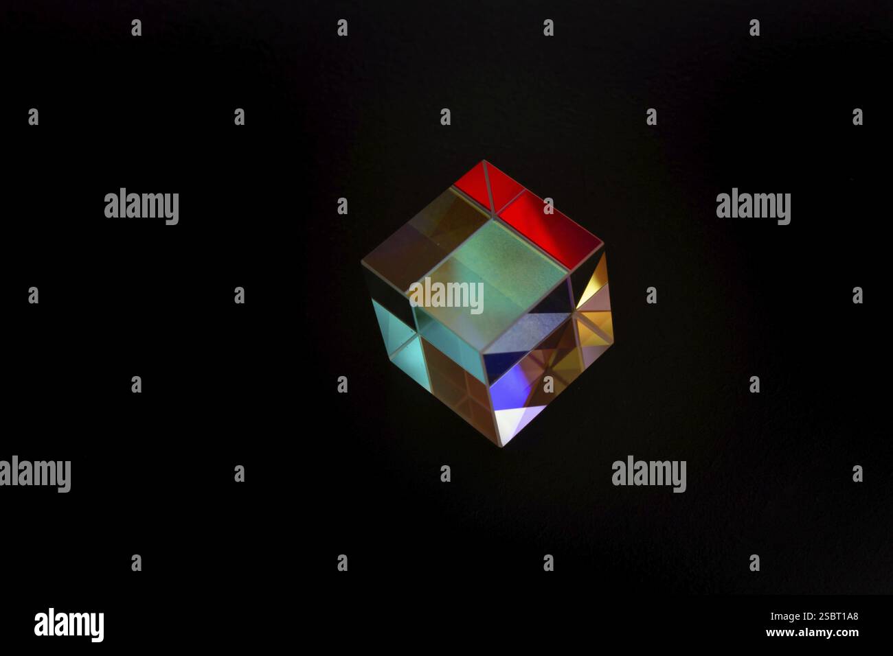 Optical glass cube Light dispersion, spectrum. Physics optics ray refractions Stock Photo - Alamy