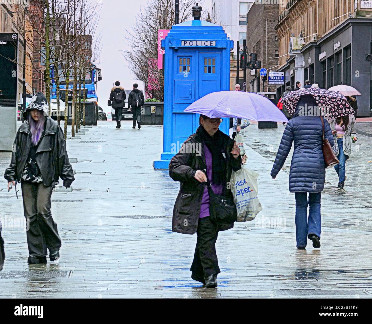 Glasgow, Scotland, UK. 4th February, 2025. UK Weather: Wet and mild in ...