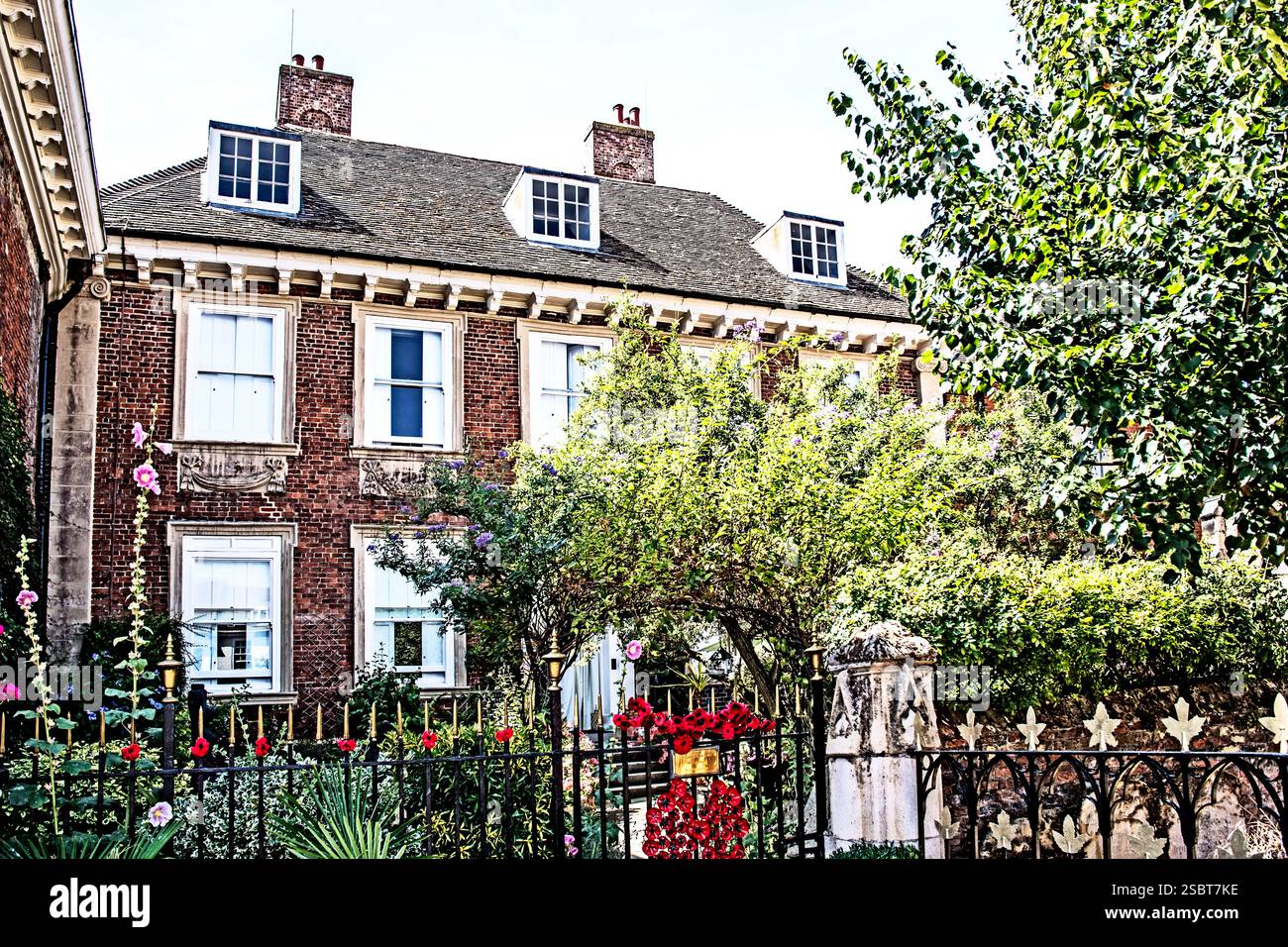 Huntingdon (Cambridgeshire): house near All Saints' Church Stock Photo ...