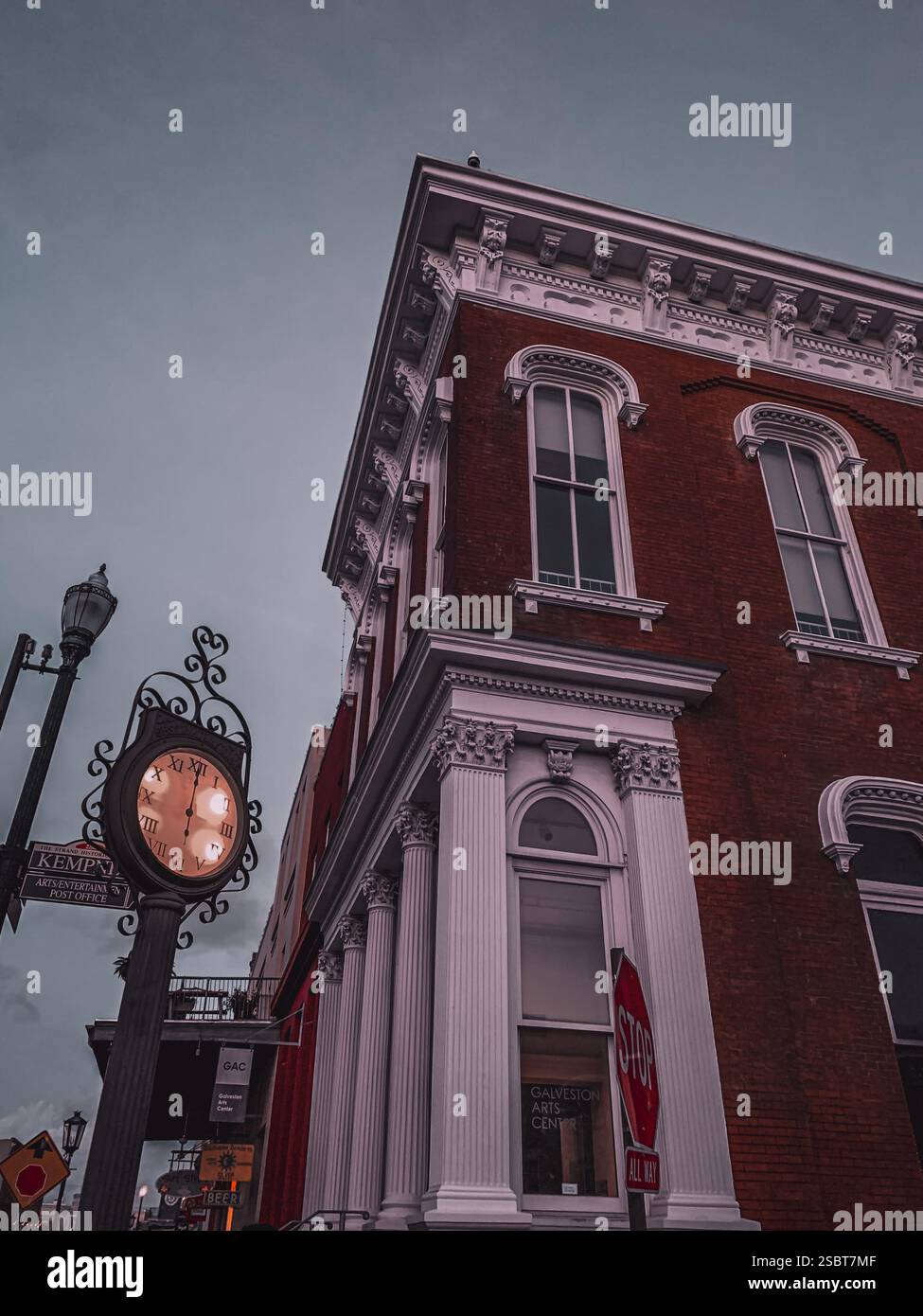 Historic castle architecture hi-res stock photography and images - Alamy