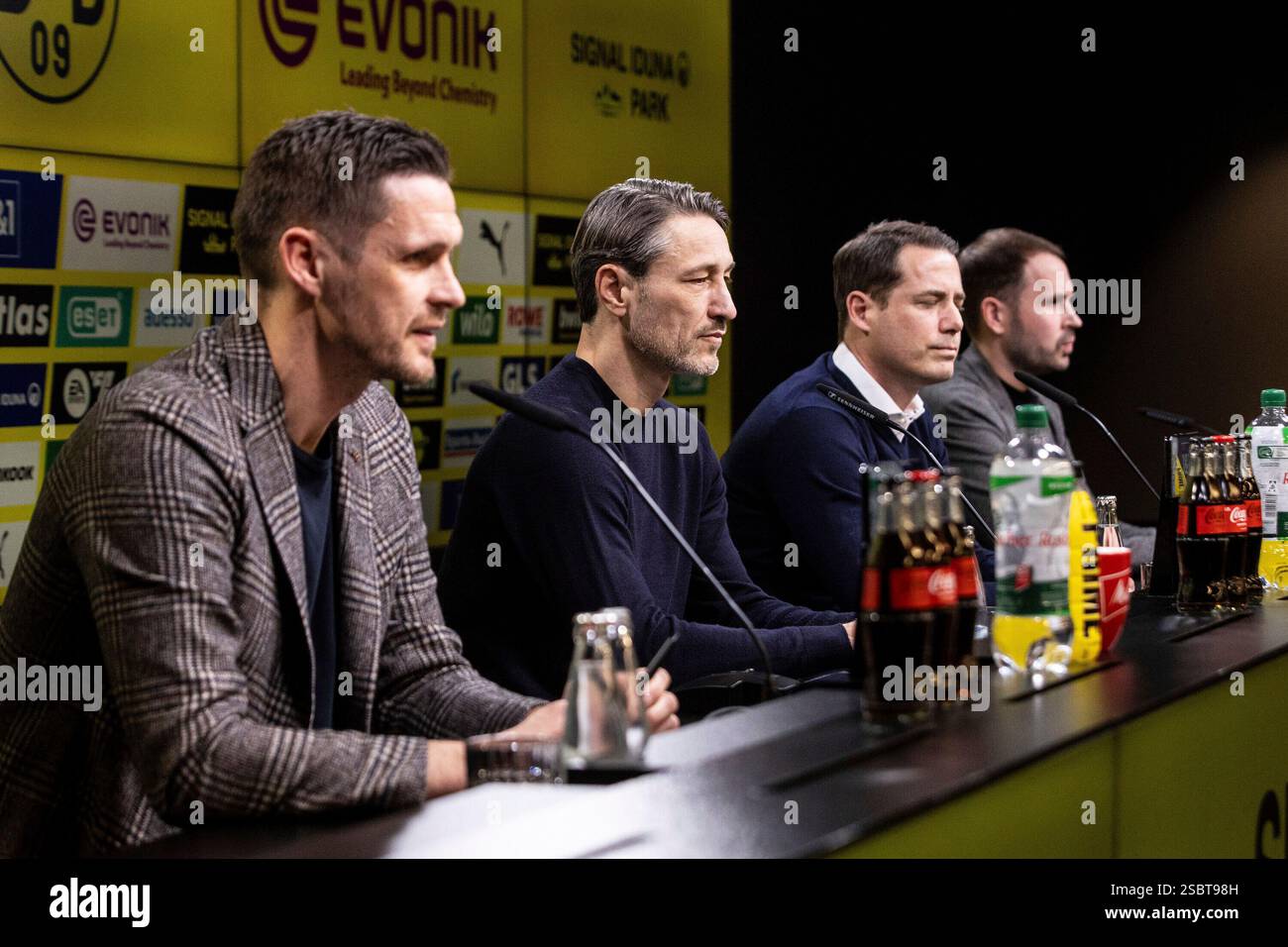 Dortmund, Deutschland. 04th Feb, 2025. Sebastian Kehl (Borussia Dortmund, Sportdirektor), Niko ...