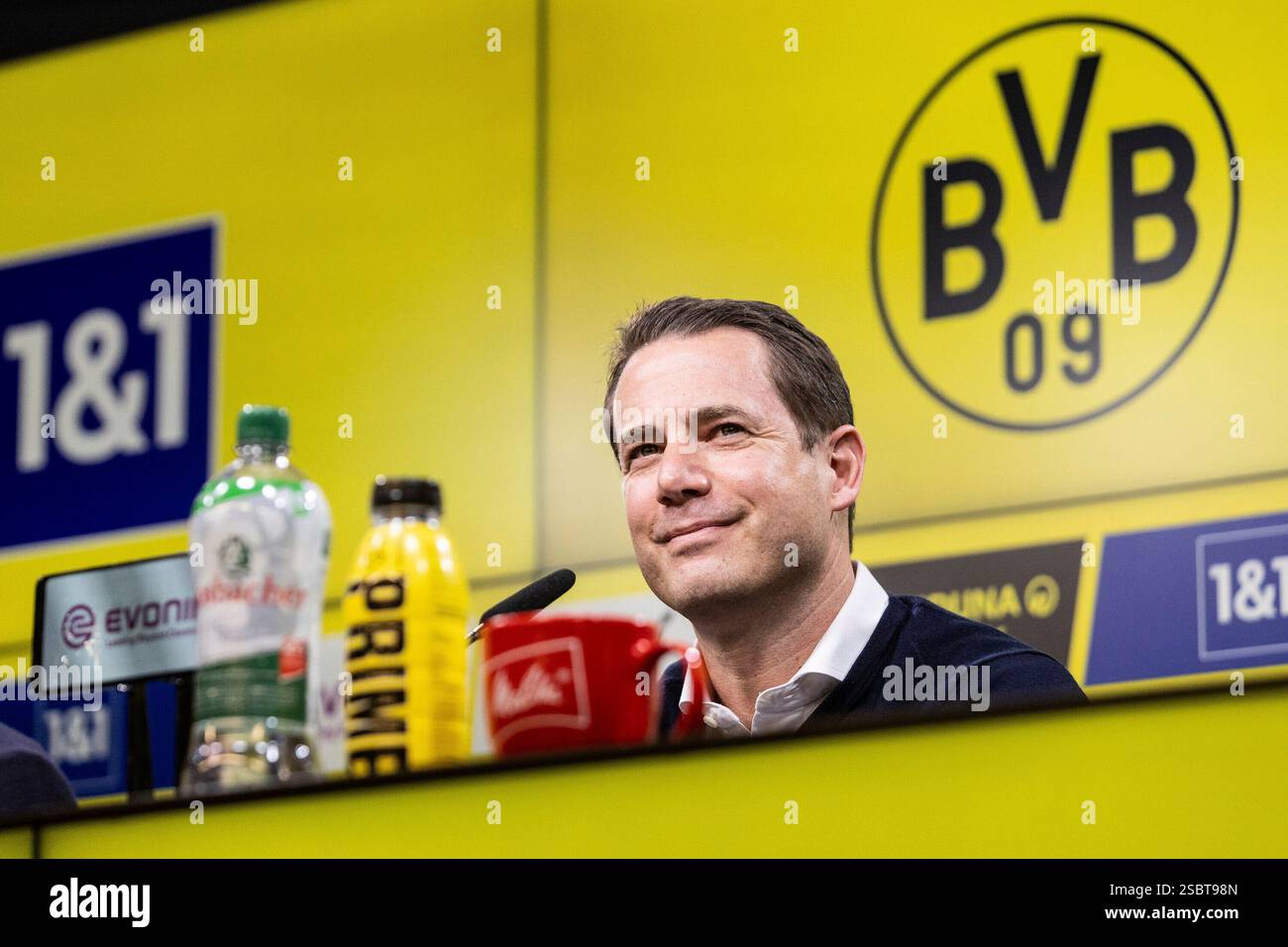 Dortmund, Deutschland. 04th Feb, 2025. Lars Ricken (Gesch?ftsf?hrer Sport, Borussia Dortmund ...