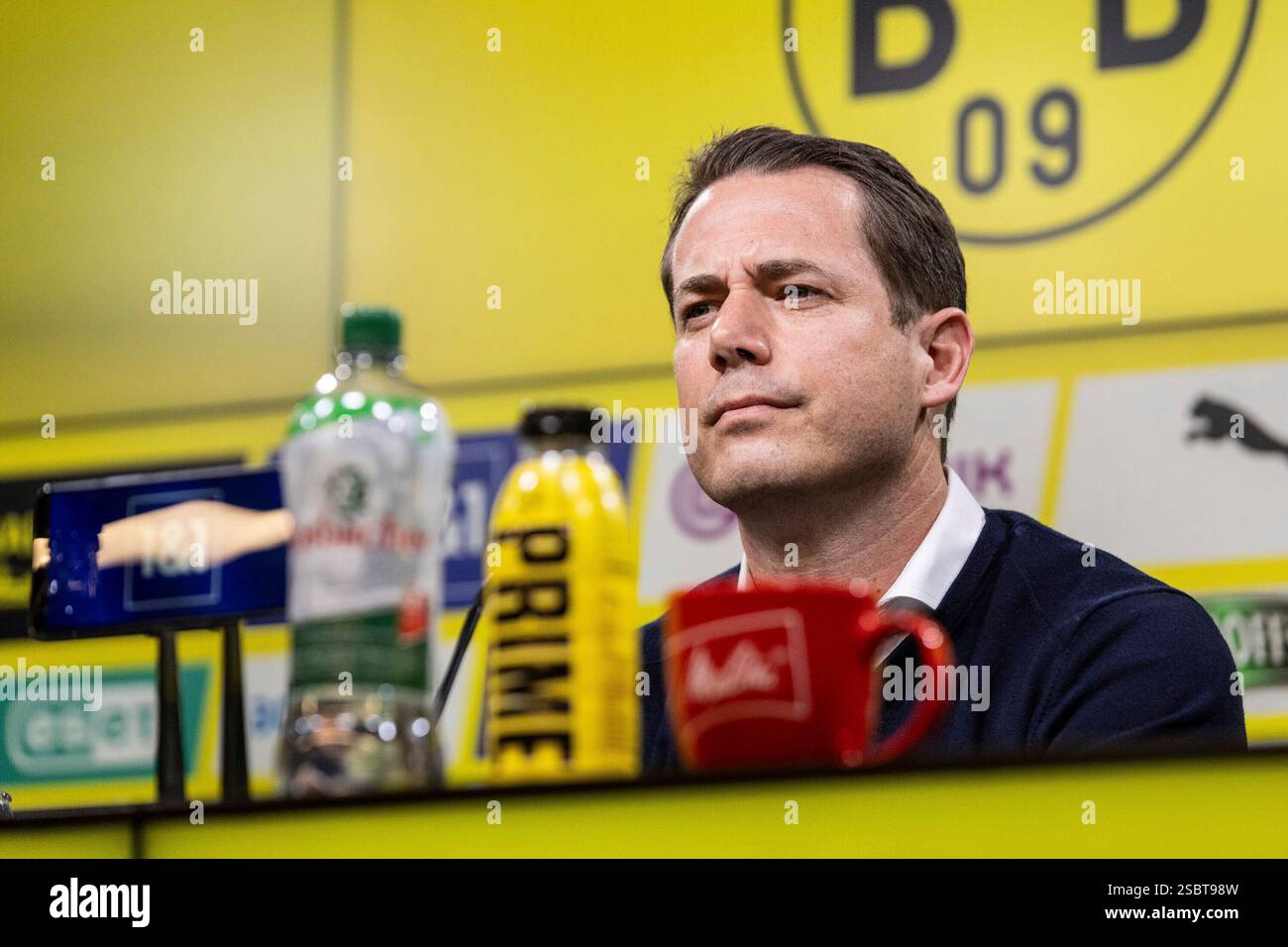 Dortmund, Deutschland. 04th Feb, 2025. Lars Ricken (Gesch?ftsf?hrer Sport, Borussia Dortmund ...