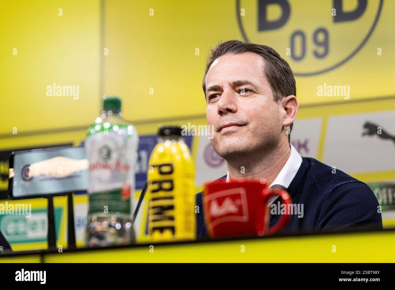 Dortmund, Deutschland. 04th Feb, 2025. Lars Ricken (Gesch?ftsf?hrer Sport, Borussia Dortmund ...