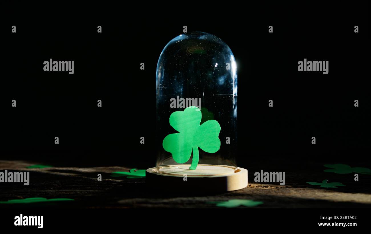 clover preserved under glass vial Stock Photo - Alamy