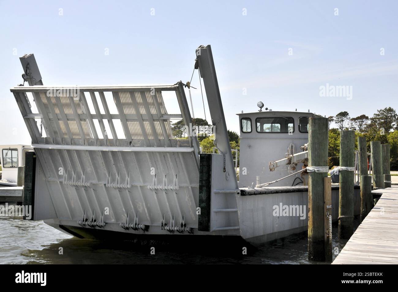 Small boat crossings hi-res stock photography and images - Alamy