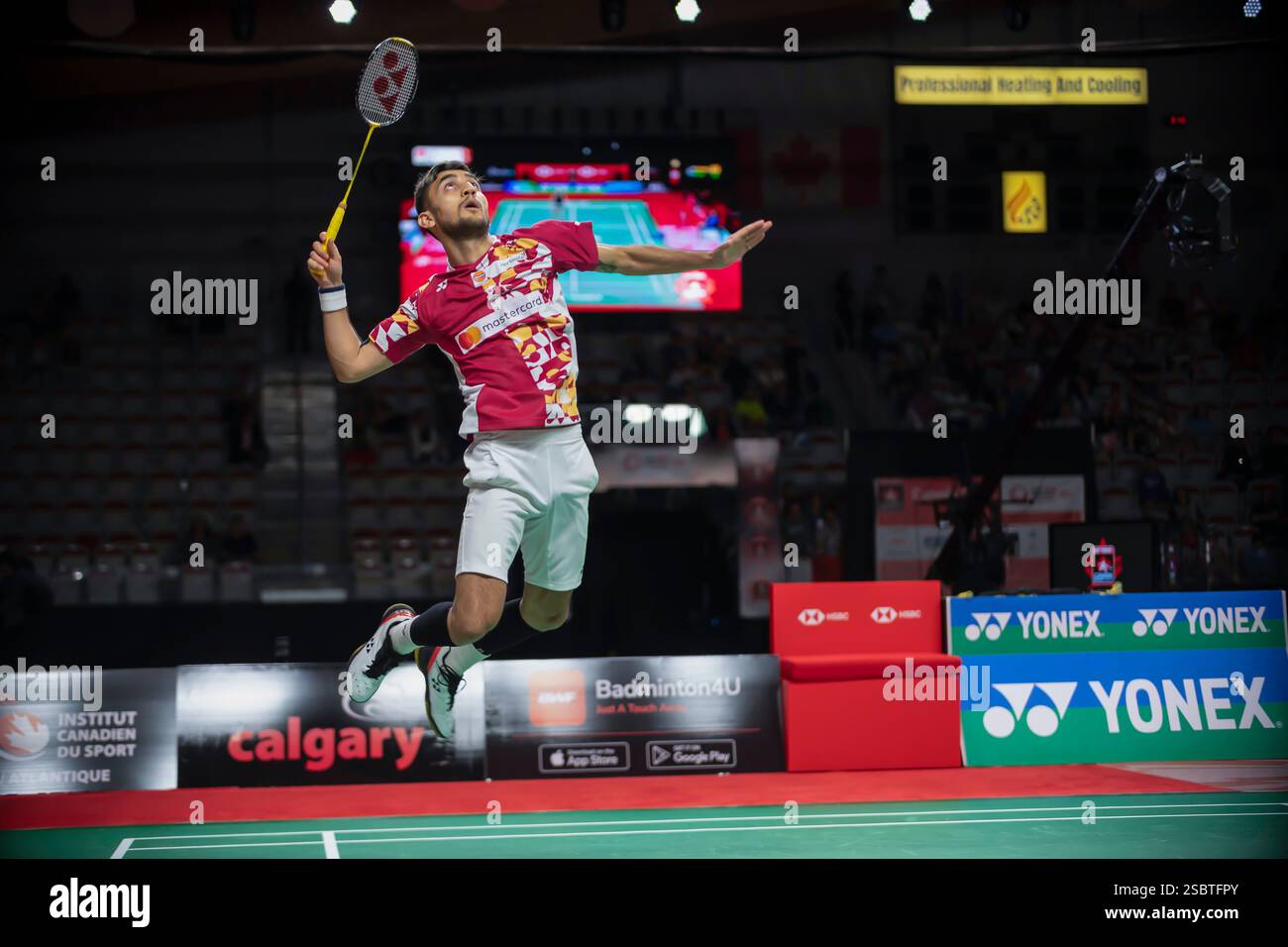 Li Shi Feng (China) compete against Lakshya Sen (India) in the men's ...