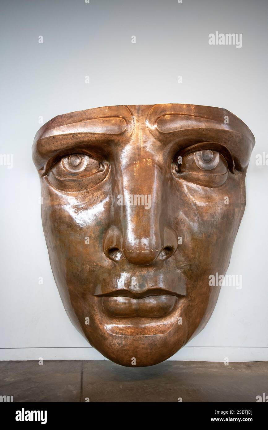 Full scale copper replica of the Statue of Liberty's face, Statue of ...