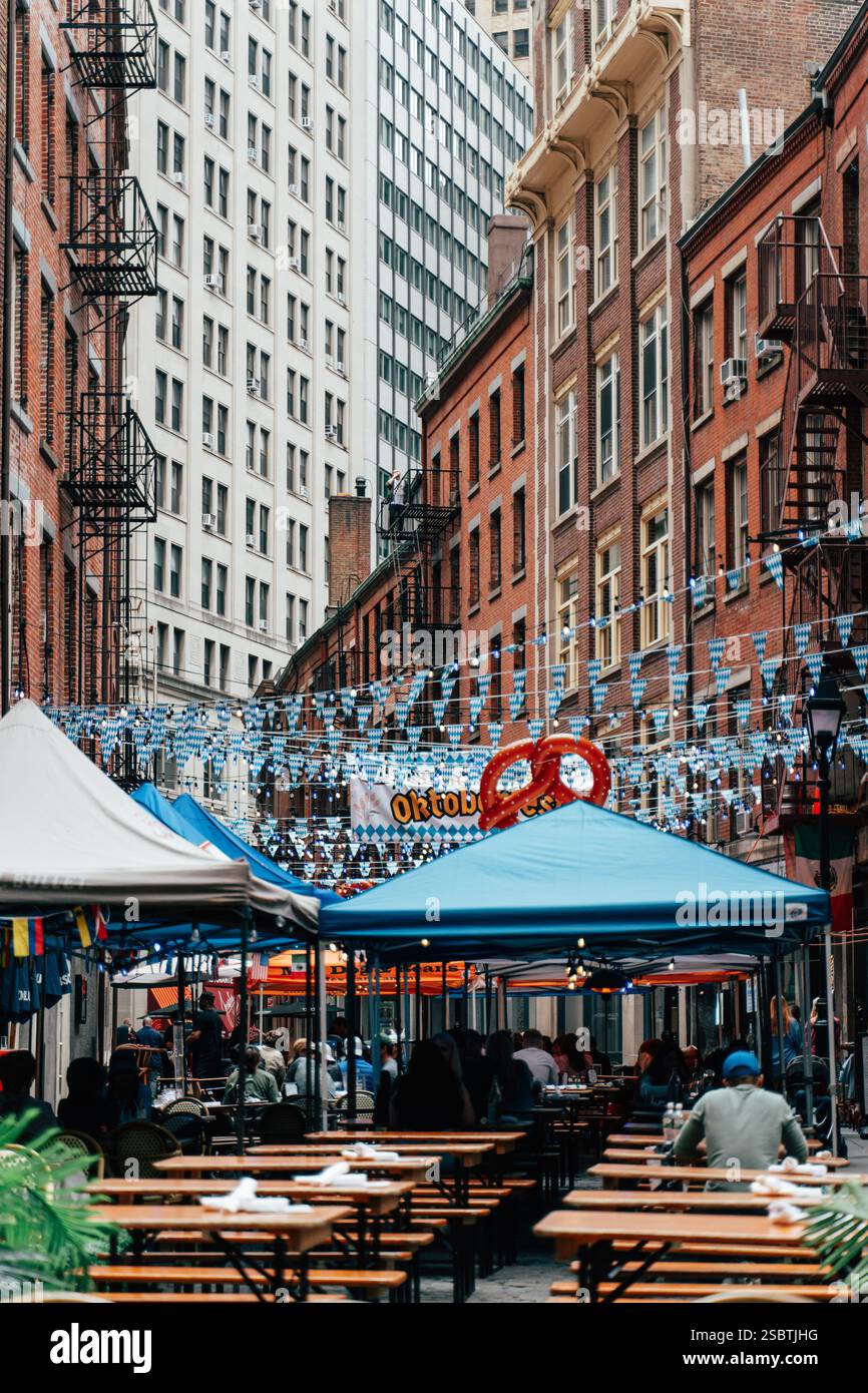 Summer fest in city crowded hi-res stock photography and images - Alamy