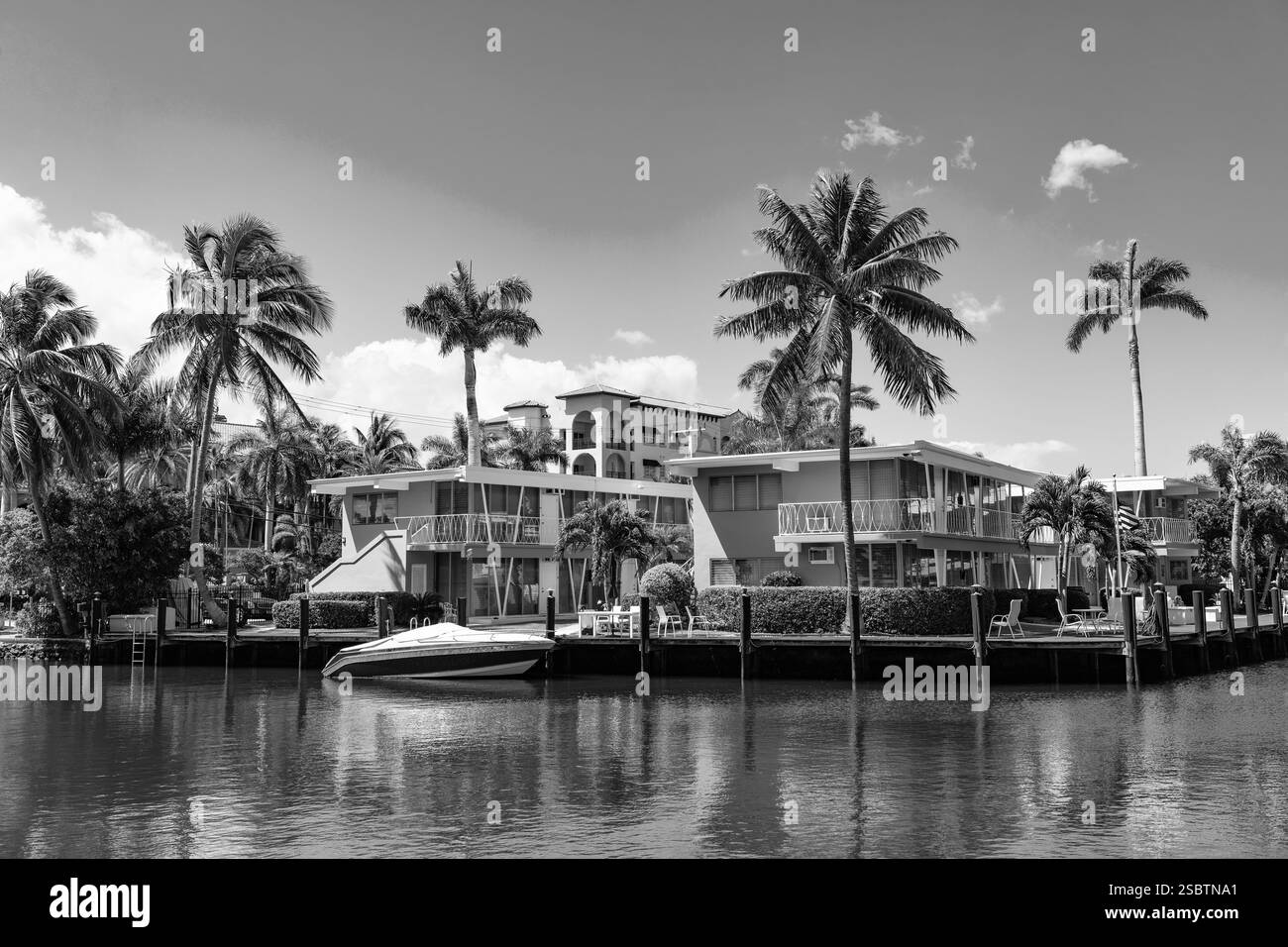 Luxury house apartment at summertime. Travel to bay at Florida ...