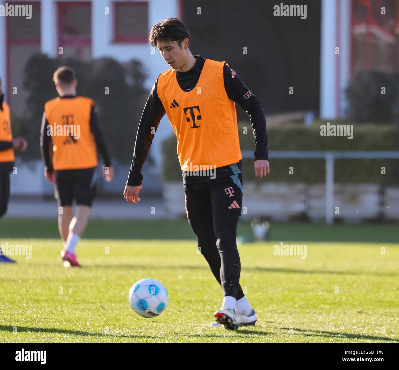 Muenchen, Deutschland. 04th Feb, 2025. Hiroki Ito (FC Bayern Muenchen ...