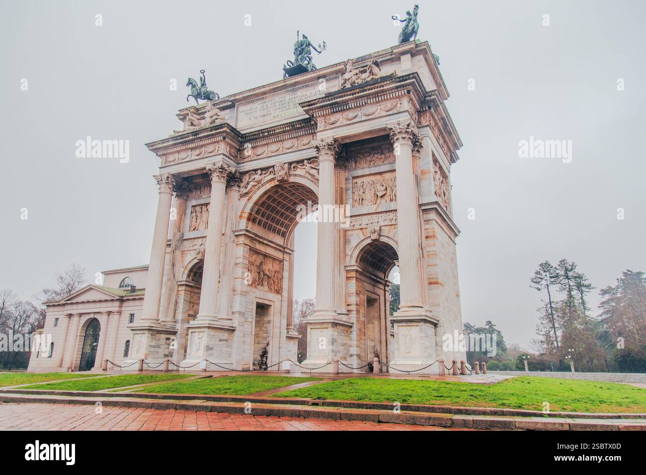 Milano; January 28, 2025: Arco della Pace view with cityscape Stock ...